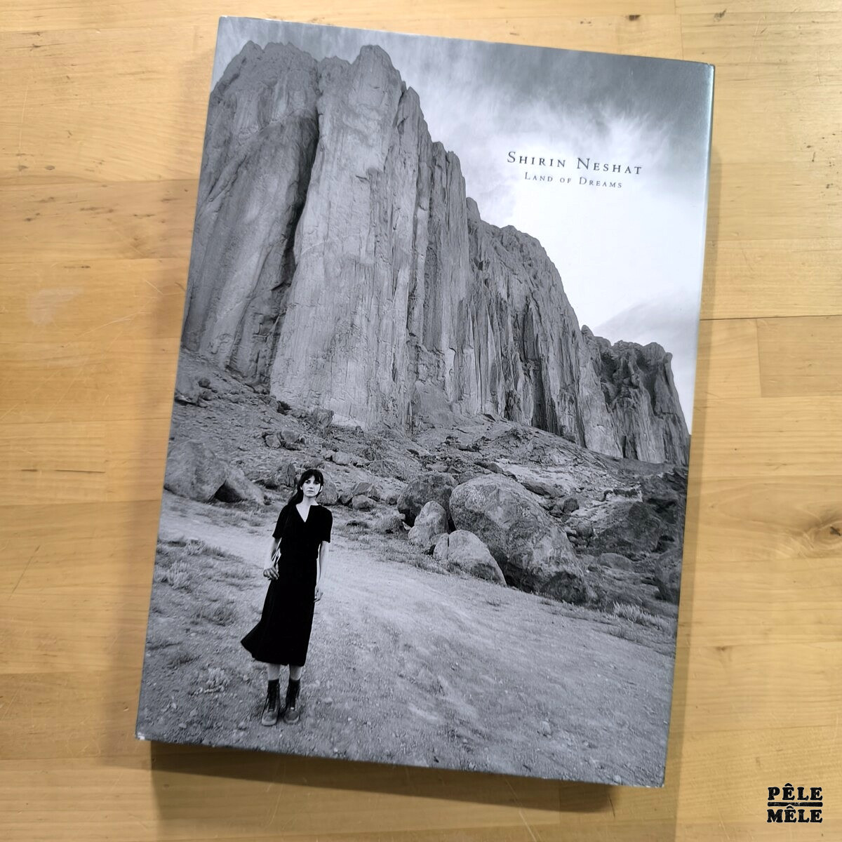 Shirin Neshat "Land of Dreams" (RADIUS BOOKS? 2022) IN ENGLISH - Pêle ...